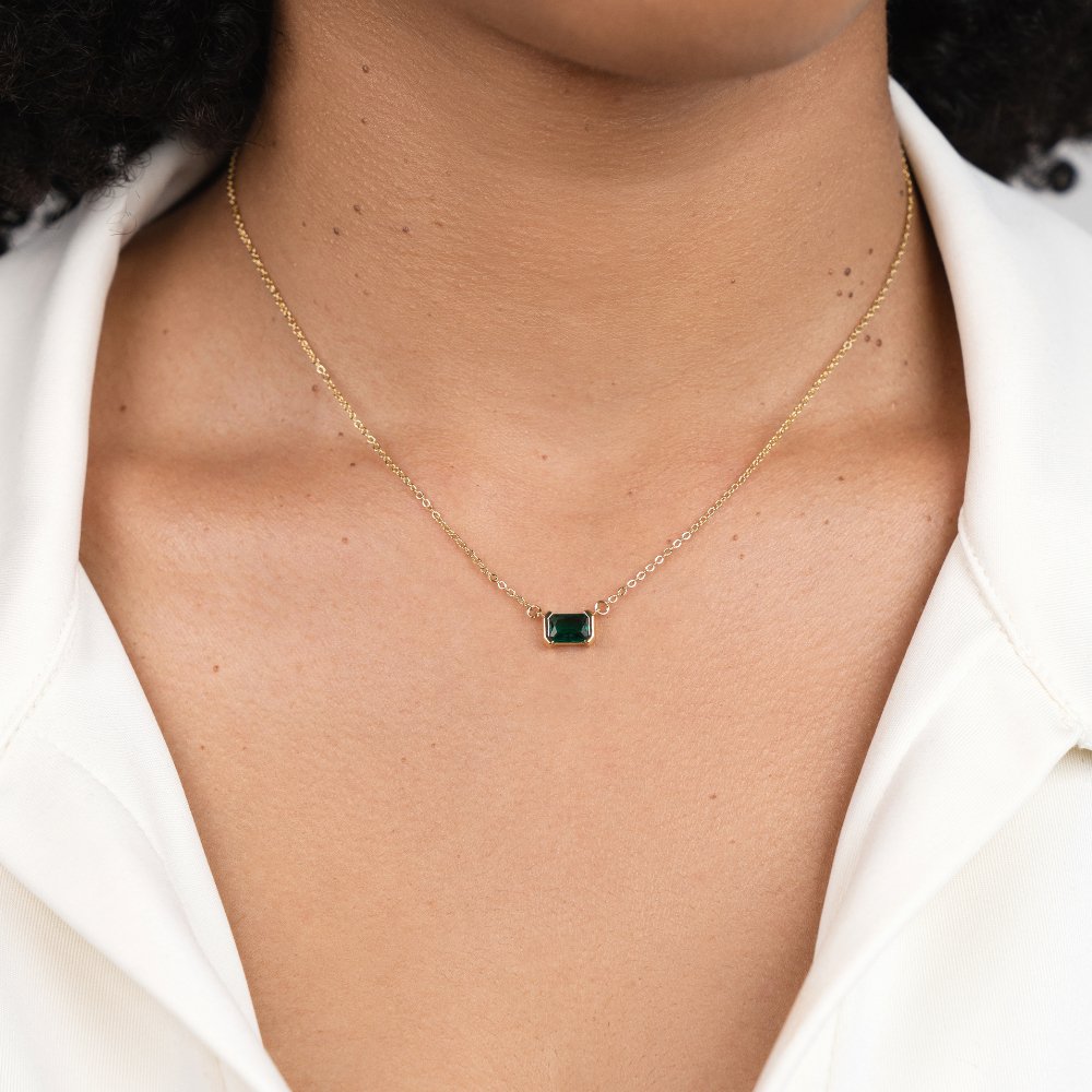 Delicate Emerald Necklace – Amelia Rose