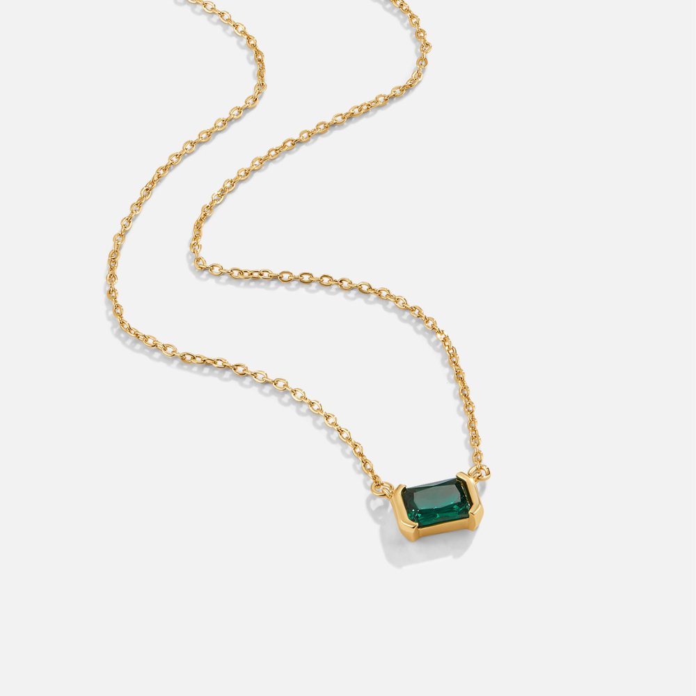 Delicate Emerald Necklace – Amelia Rose